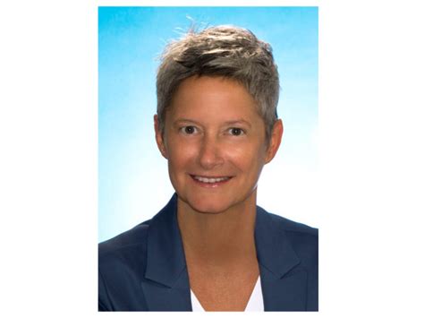 Beate Kimmel als neue Vorsitzende der Volkshochschule gewählt