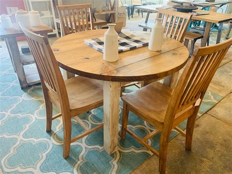 Round Rustic Farmhouse Table With Chairs Four Leg Base Etsy Canada