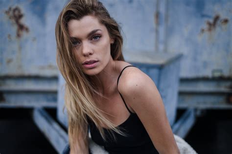 5 Female Model Poses Every Photographer Should Know Adorama