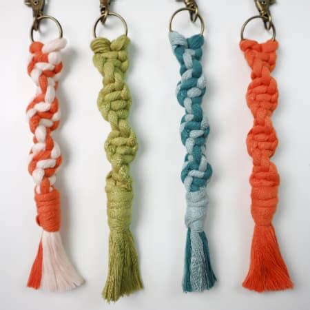 Easy Diy Spiral Macrame Keychain Free Pattern Marching North
