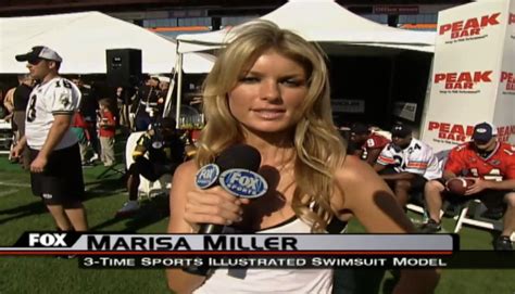 Look Ex Sideline Reporter S Favorite Body Paint Swimsuit Photos