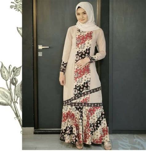 15 Model Gamis Batik Kombinasi Polos Terbaru 2023 Elegan