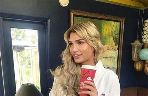 Giuliana Farfalla Premier Mannequin Transgenre Du Playboy Allemand