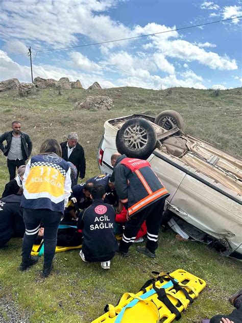 Mardin de hafif ticari araç takla attı 4 yaralı Son Dakika