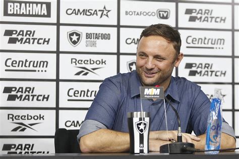 André Mazzuco fura anúncio do Botafogo e antecipa chegada de reforço