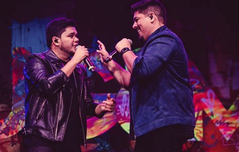 João Gustavo e Murilo sobem Ao Vivo em Campo Grande Portal SUCESSO