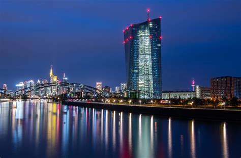 EZB Sitzung Leitzins Im Euroraum Bleibt Auf Rekordtief Von Null Prozent