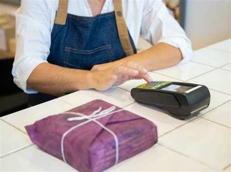 Maquininha Stone veja como funciona as taxas e se é boa
