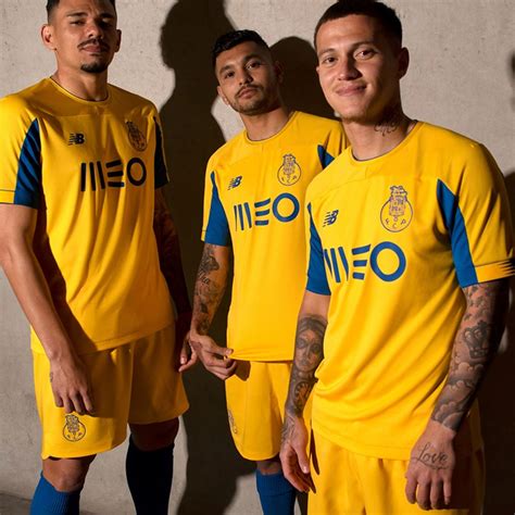 Plantel 2019 20 Do FC Porto Invicta De Azul E Branco