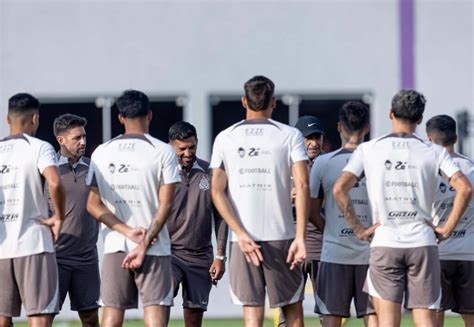Craque Neto crava saída de dupla de jogadores do Corinthians