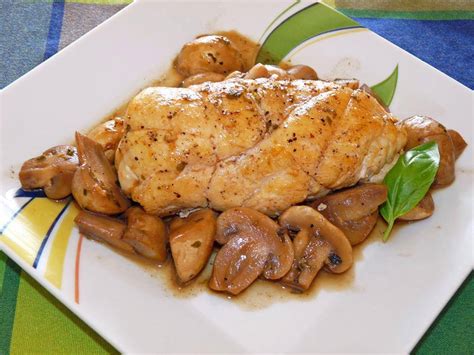 POLLO CON SALSA DE CHAMPIÑONES