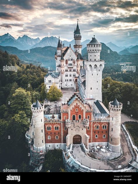 Schloss Neuschwanstein Drohne Fotos Und Bildmaterial In Hoher