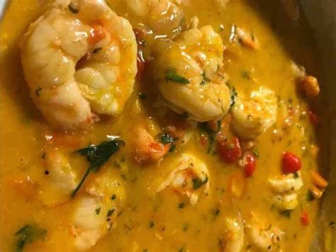 Moqueca de Peixe Camarão o autêntico tempero baiano