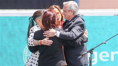 Alberto Fernández le tomó juramento a las nuevas ministras Atento Chubut