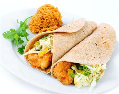 Tacos De Pechuga Empanizada Con Queso Oaxaca Y Salsa Verde
