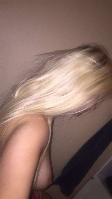 Toutes les photos volées de Elise Harritz Hansen nue sextape Whassup