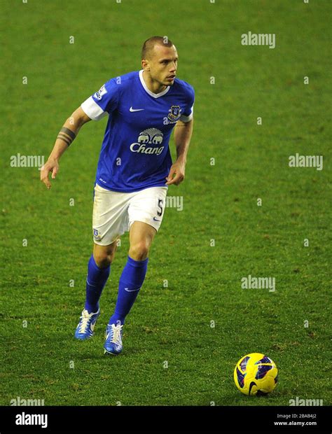 Johnny Heitinga Everton Stock Photo Alamy