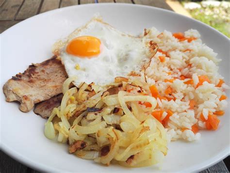 Bifana Ovo e Arroz de Cenoura Iguaria Receita e Culinária
