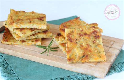 SCHIACCIATA CON ZUCCHINE E CAROTE la più croccante la più buona