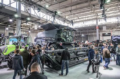 Najwięksi producenci ciągników i maszyn na Agrotech 2023 w Kielcach
