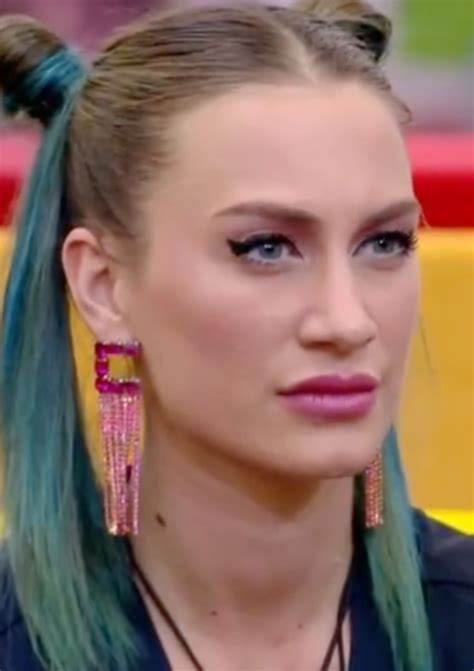 GF Vip 7 Scintille In Diretta Tra Nikita Pelizon Ed Edoardo Tavassi