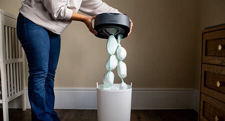 Amazon rebaja el contenedor de pañales Tommee Tippee Twist and Click