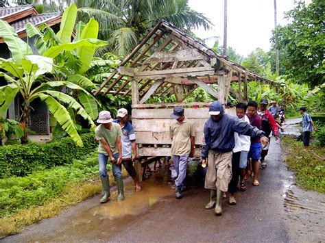 5 Contoh Gotong Royong Di Lingkungan Rumah Homecare24