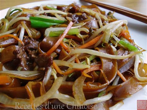 Recettes d une Chinoise Pâtes de riz sautées avec boeuf 干炒牛河 gānchǎo niúhé