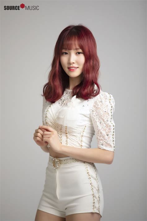 Gfriend 여자친구 에 있는 핀 유명인 스타일 여성 패션