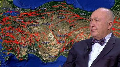 Ahmet Ercan İstanbul depremi için tarih verdi Risk taşıyan bölgelere
