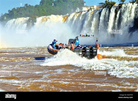 Brasil el Parque Nacional Iguazú Macuco Safari viaje en barco por el