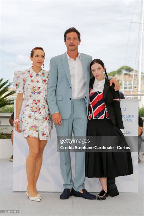 Bree Elrod Simon Rex And Suzanna Son Attend The Red Rocket News Photo Getty Images