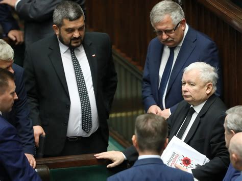 Sondaż Duży spadek poparcia dla PiS