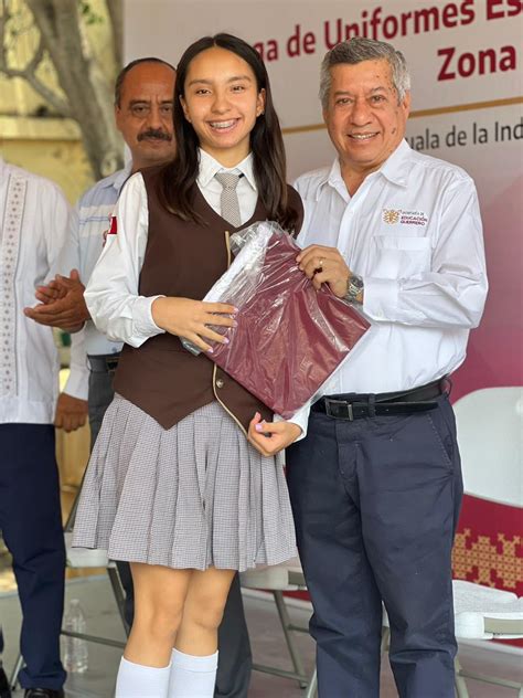 Apoya La Gobernadora Evelyn Salgado Con Uniformes A Estudiantes De La