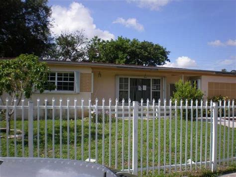 2412 NW 170th St Miami Gardens FL 33056 Realtor