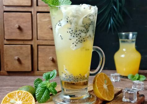 Resep Es Jeruk Kelapa Oleh Dapoerliandra Cookpad