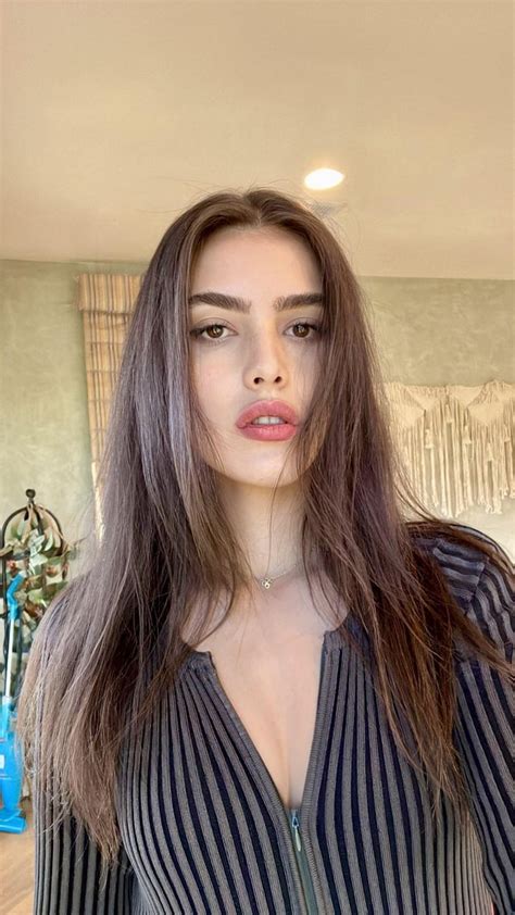 Alex Botez In A Smokin Hot Outfit 🥵😍 Rofflinetvgirls