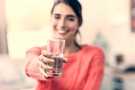 Cuánta agua hay que beber al día Nutrición Pereira