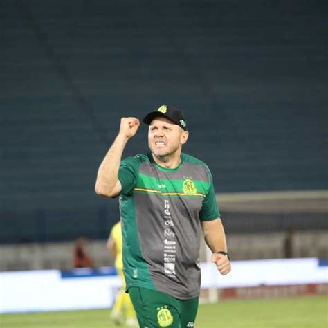Mozart comemora chegada do Mirassol ao G 4 da Série B Vamos suar
