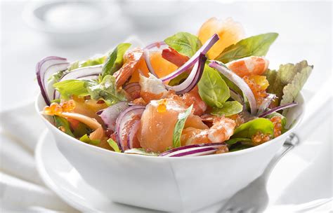 Recette de salade au saumon fumé et aux crevettes Santé Magazine