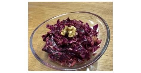 Rotkohlsalat mit Apfel und Walnüssen von Mister Tuttle Ein Thermomix