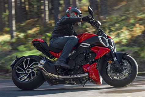 2023 Ducati Diavel V4 3 Motorcycle News Motorcycle Reviews From