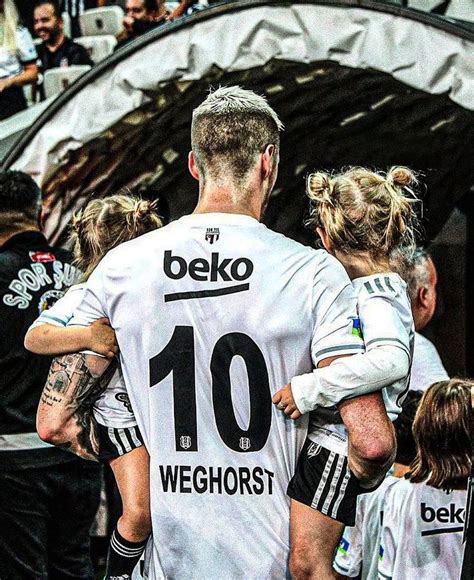 Wout Weghorst Futbol resimleri Futbolcular Siyahın gücü