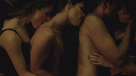 Roxanne McKee nude pics página 1