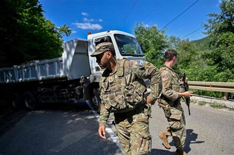 Schüsse im Kosovo Muss Nato eingreifen Deutsche Bundeswehr