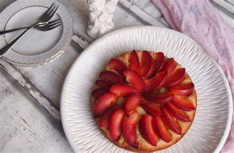 Zuckerfreier Pflaumenkuchen mit Quark Öl Teig Bake it naked