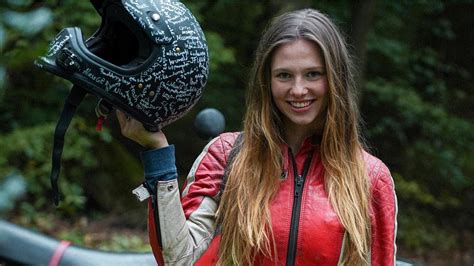 Affe auf Bike Alles über Teilnehmerin von 7 vs Wild Staffel 3