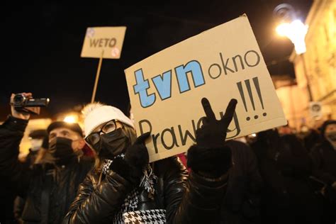 Protesty przeciwko lex TVN w całej Polsce