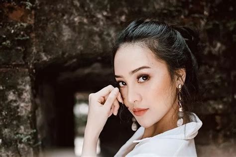 Anya Geraldine Pose Pakai Swimsuit Netizen Jadi Cemas The Best Porn