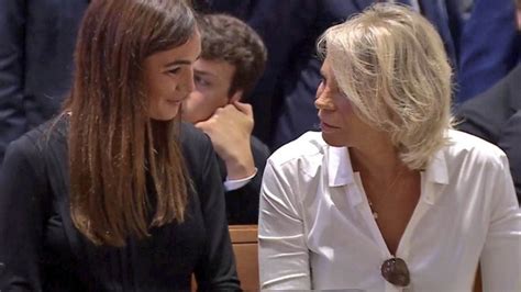Maria De Filippi con Toffanin al funerale di Berlusconi Perché in bianco